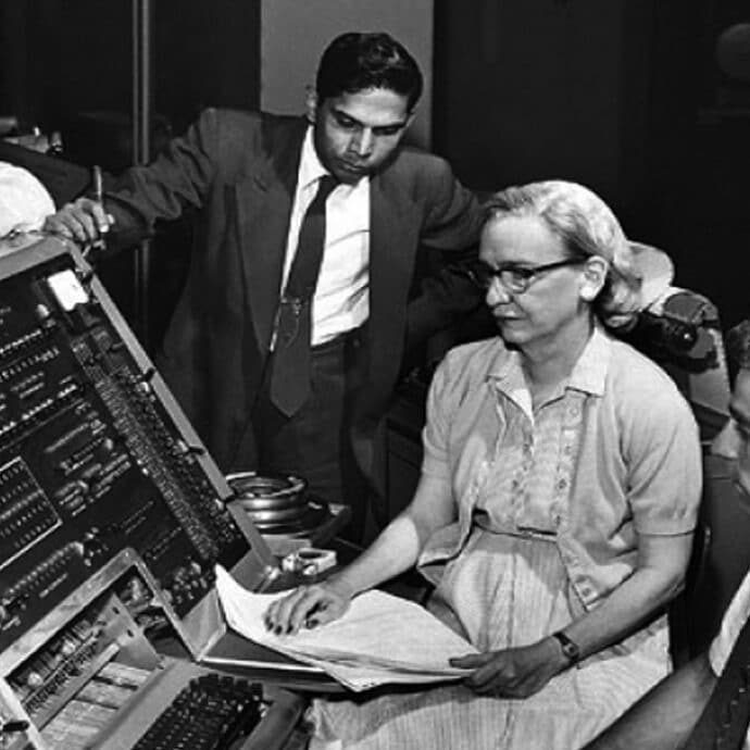 Grace Hooper: La gran pionera en el mundo de la Informática Grace Hooper: La gran pionera en el mundo de la Informática